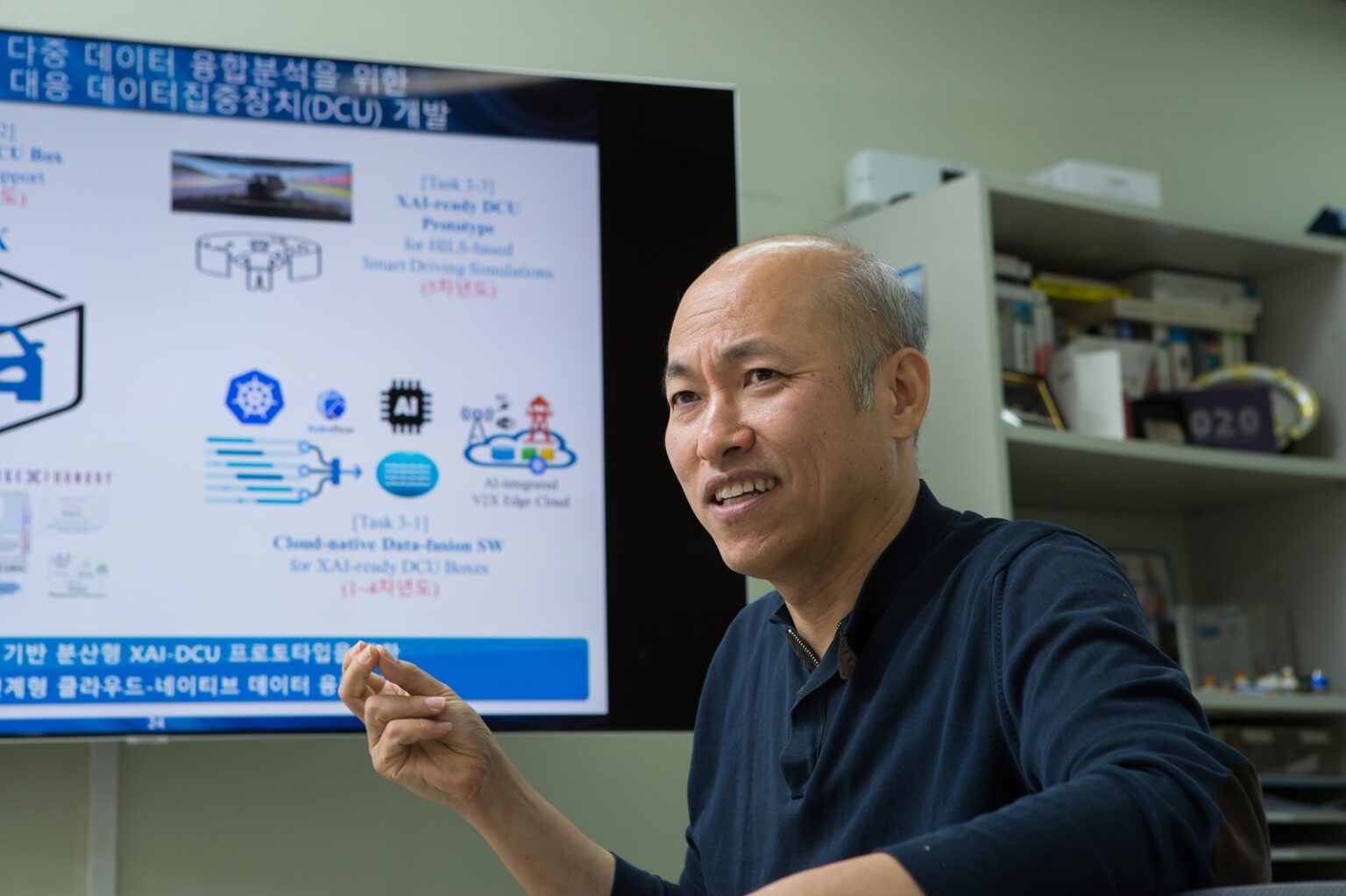 [인터뷰] 김종원 GIST 슈퍼컴퓨터센터장, “AI 연구에 삽 대신 포크레인이 필요하다” - MIT 테크놀로지 리뷰 | MIT Technology Review Korea