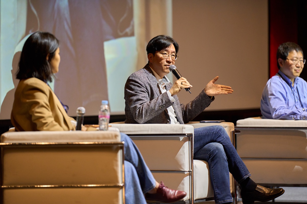 [EmTech AI 패널 토의] 어시스턴트를 넘어 미래의 동반자 될 ‘AI 에이전트’ - MIT 테크놀로지 리뷰 | MIT ...